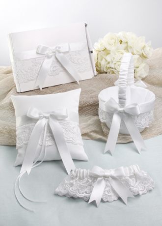 DB Exclusive Chantilly Lace Gift Set | David's Bridal